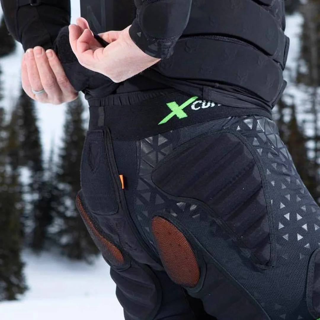 Ski & Snowboard Body Armour – Protective Gear UK | Snowtrax